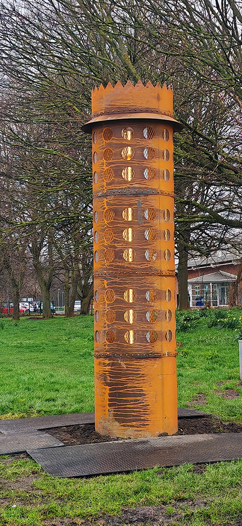 The New Geordie Lamp Sculpture – Aisling on Art